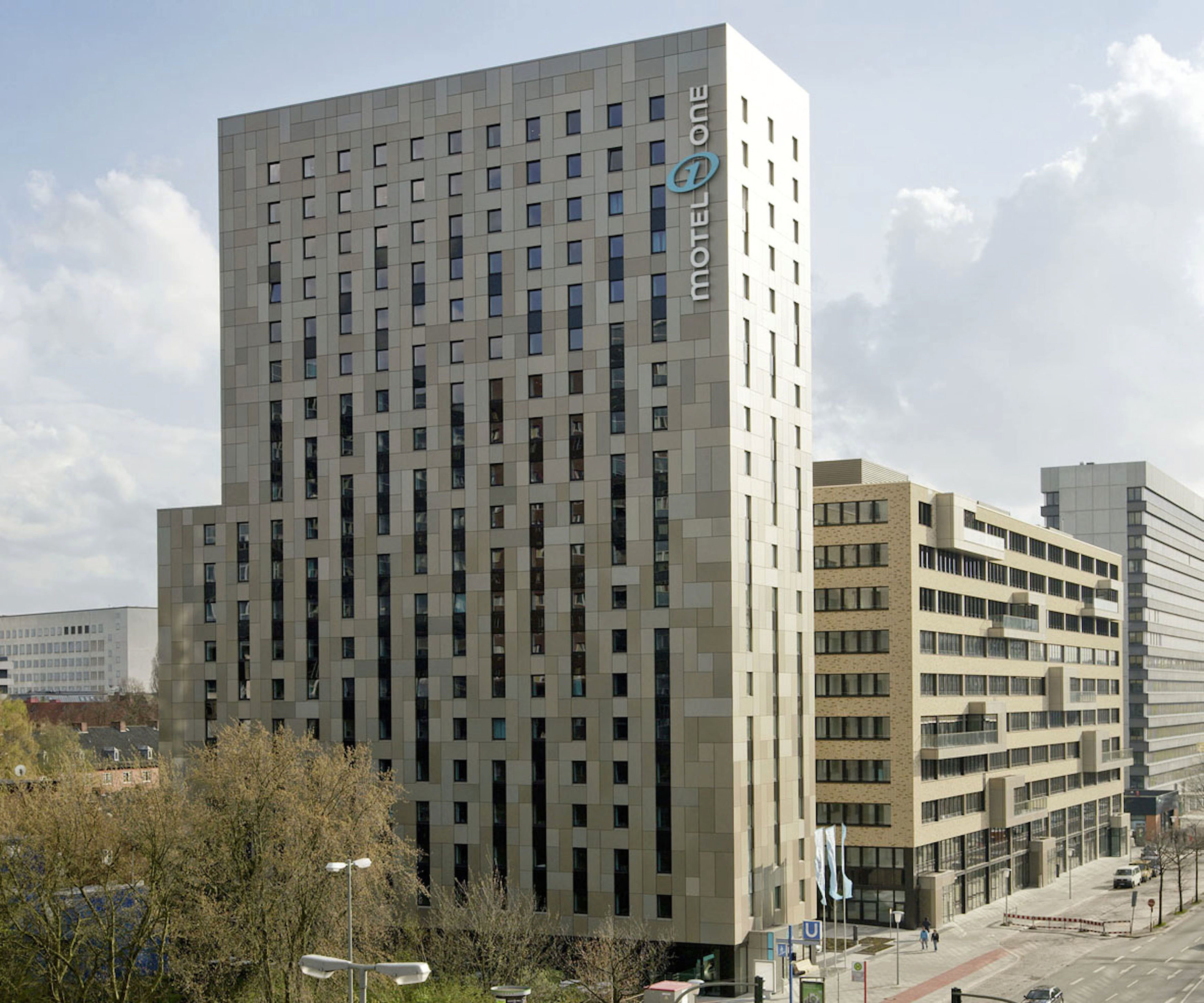 Motel One Hamburg-Alster – HOTEL DE